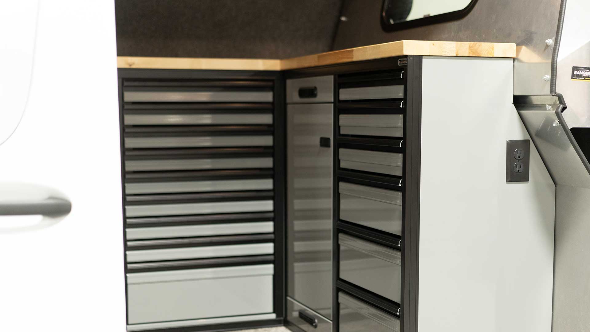 Counter Tops | Aluminum Cabinet Co.